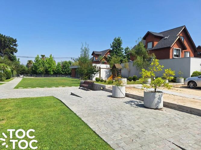 Casa En Arriendo En 23 De Febrero, La Reina Cod. 41212